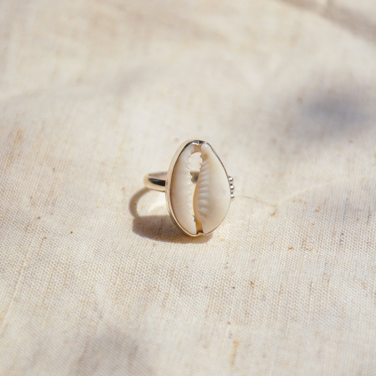 Side Dot Silver Cowrie Ring | Silver Handmade Jewellery – bonbonfistral